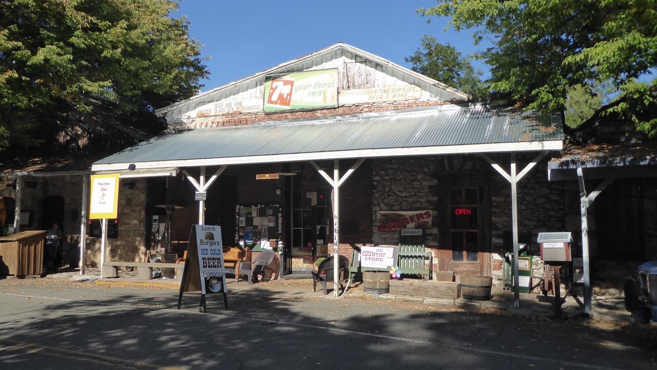 Volcano Country Store